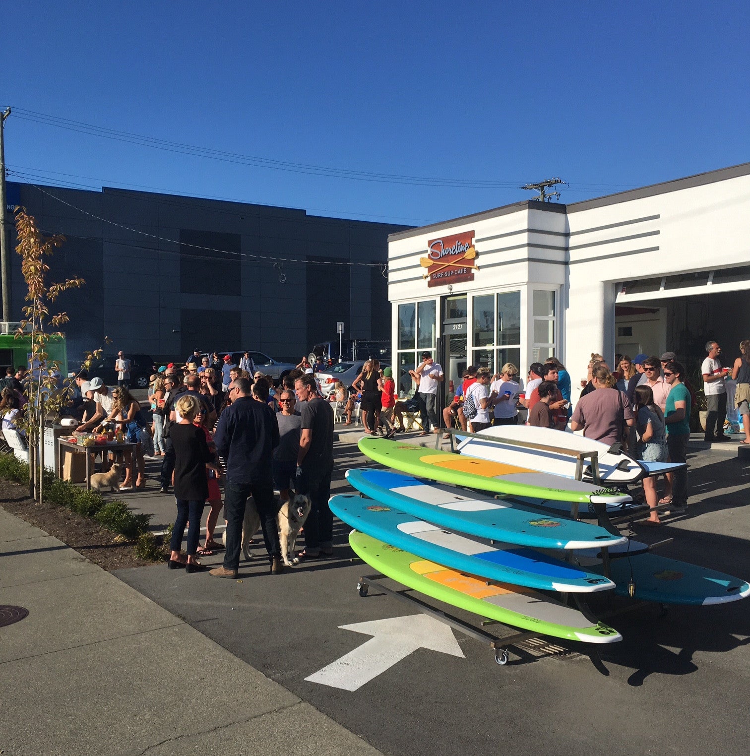 Shoreline Surf and Sup Cafe – Coastline Surf Shop